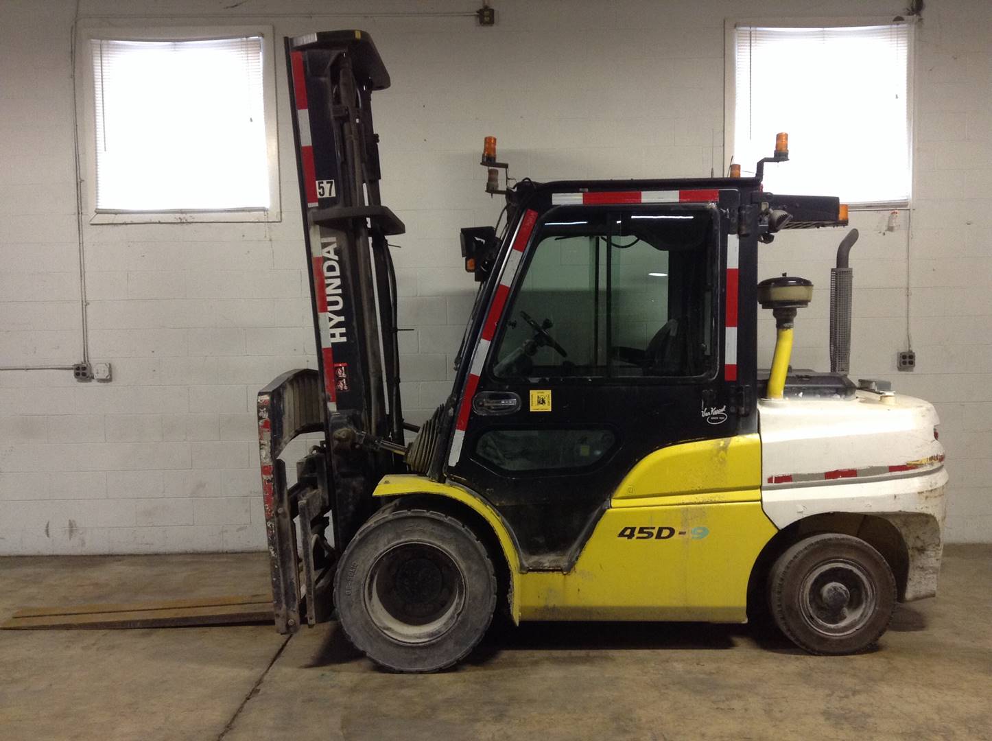 2016 Diesel Hyundai 45d-9 Pneumatic Tire 4 Wheel Sit Down