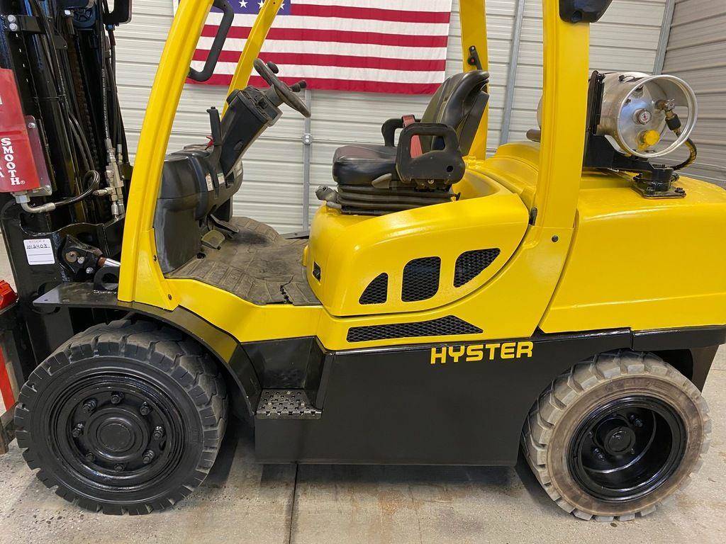 LP Gas Hyster H80FT Pneumatic Tire 4 Wheel Sit Down