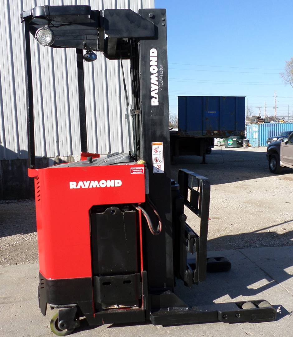 2005 Electric Raymond EASI-R40TT Electric Narrow Aisle Single Reach