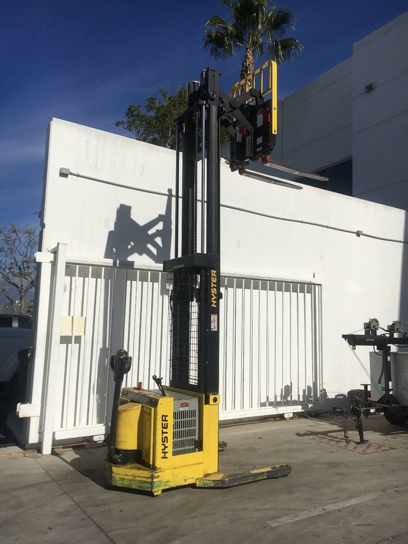 2008 Electric Hyster W30ZR Electric Walkie Straddle Stacker Reach