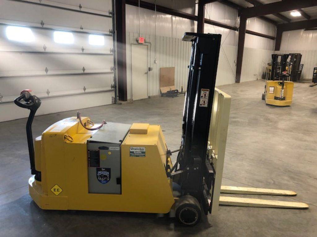 2018 Electric Yale Pallet Stackers MCW040-E Electric Walkie Counterbalanced Stacker