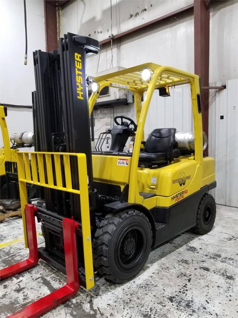 2014 LP Gas Hyster H60FT Pneumatic Tire 4 Wheel Sit Down