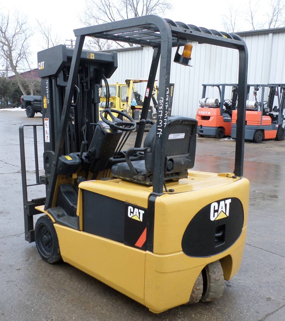 2004 Electric Cat EP16KT Electric 3 Wheel Sit Down