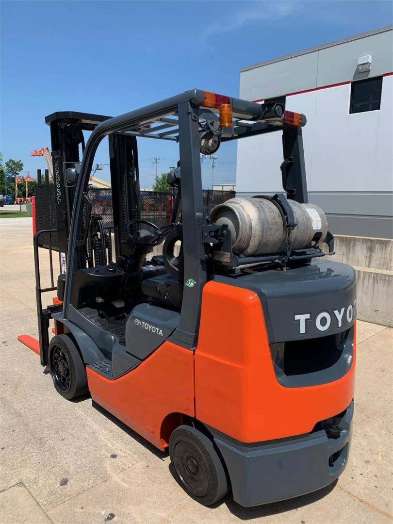 2016 LP Gas Toyota 8FGCU30 Cushion Tire 4 Wheel Sit Down (Indoor Warehouse)