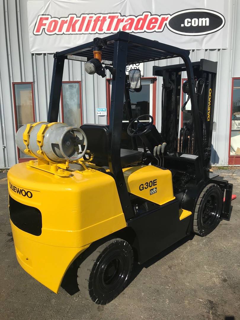 2005 LP Gas Daewoo G30E-3 Pneumatic Tire 4 Wheel Sit Down