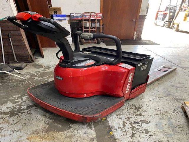 2011 Electric Raymond 8400 Electric Walkie/Rider Pallet Jack
