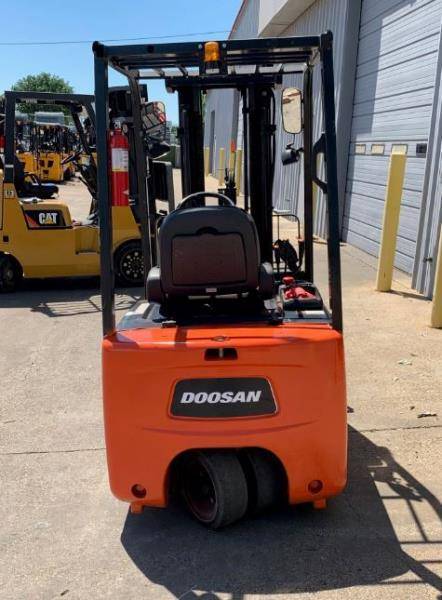 2015 Electric Doosan B20T-5 Electric 3 Wheel Sit Down