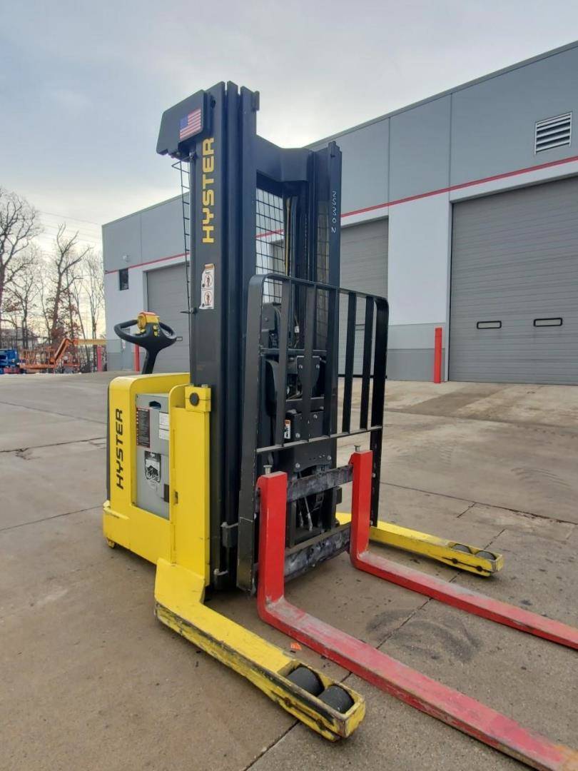 2015 Electric Hyster W30ZR Electric Walkie Straddle Stacker Reach