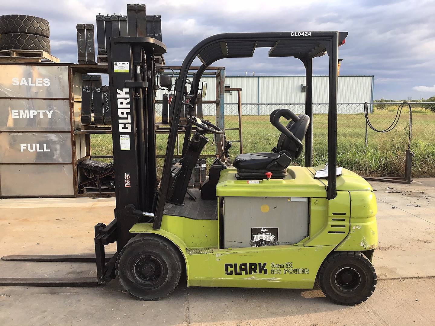 2008 Electric Clark GEX25 Electric 4 Wheel Sit Down