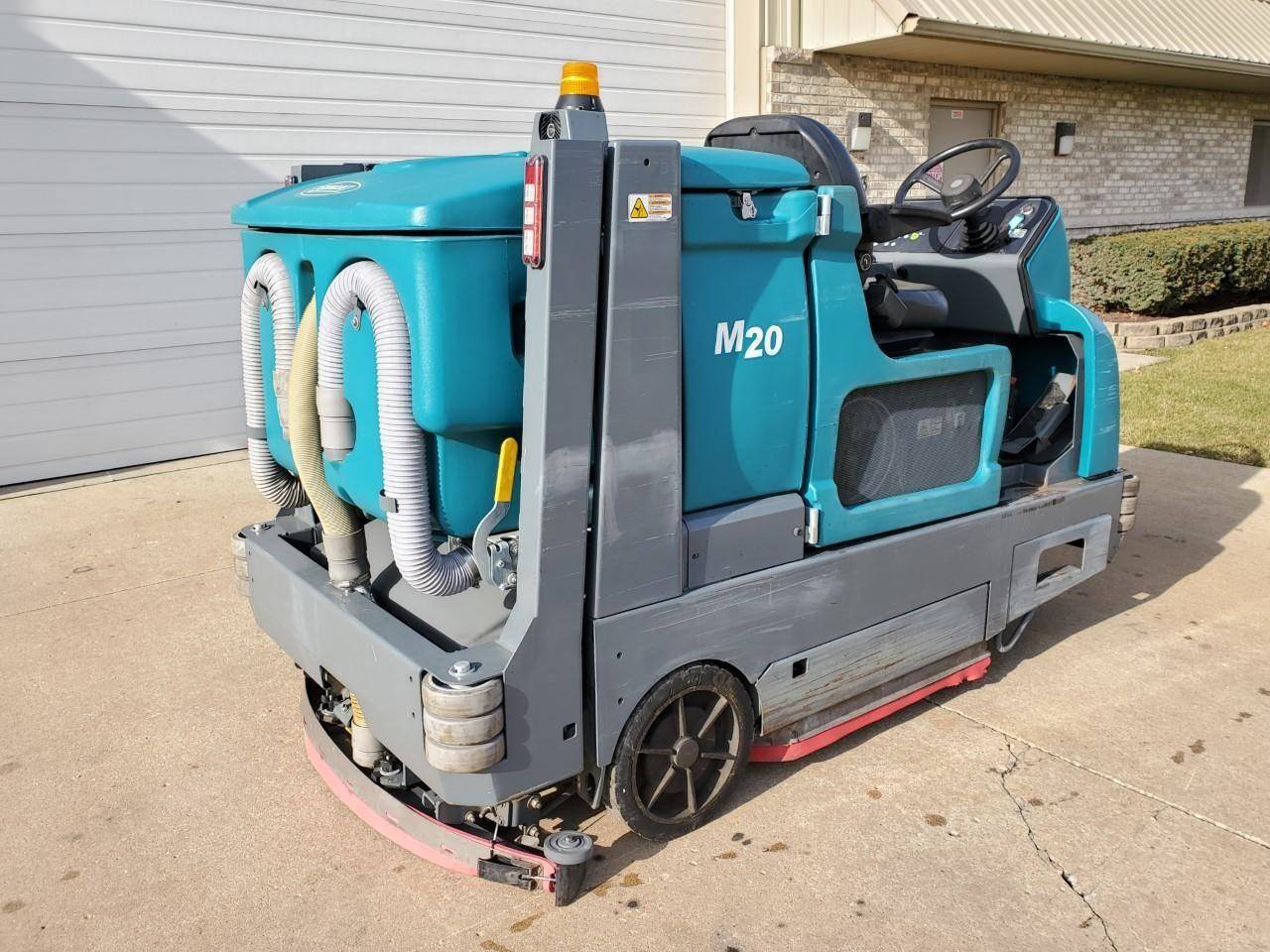 2012 LP Gas Tennant M20 Rider Sweeper/Scrubbers