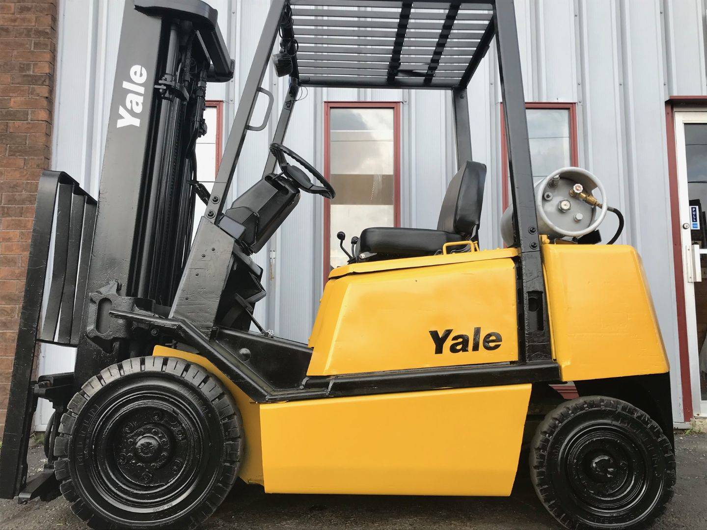 1999 LP Gas Yale GLP050 Pneumatic Tire 4 Wheel Sit Down
