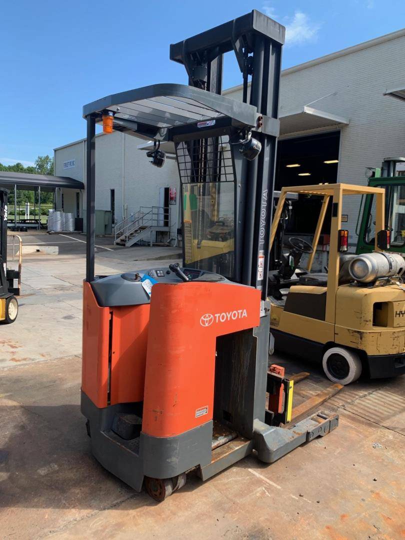 2006 Electric Toyota 7BRU18 Electric Narrow Aisle Single Reach