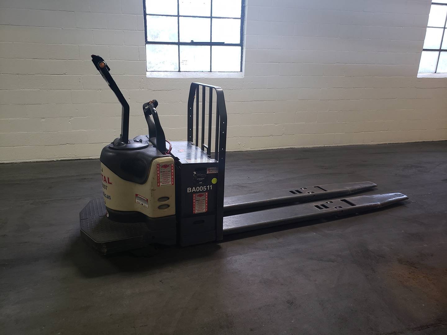 2005 Electric Crown PE4000-60 Electric Walkie/Rider Pallet Jack