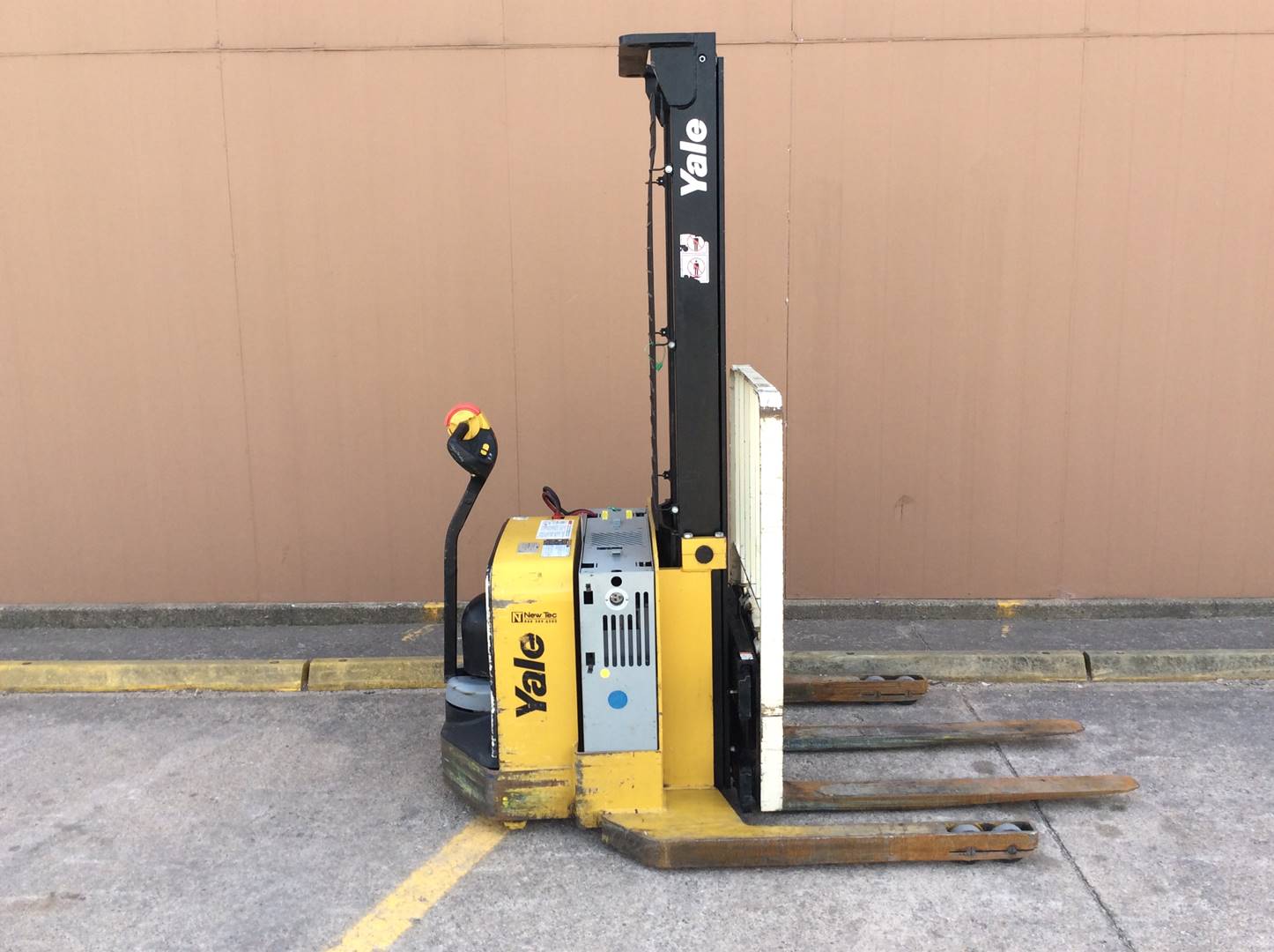 A wide selection of Yale equipment with 17 in stock and available for ...