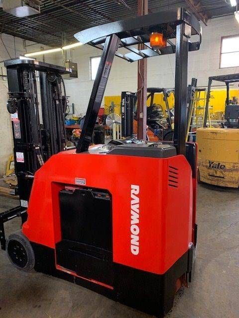 2011 Electric Raymond 425-C40TT Electric Stand Up End Control (Docker)