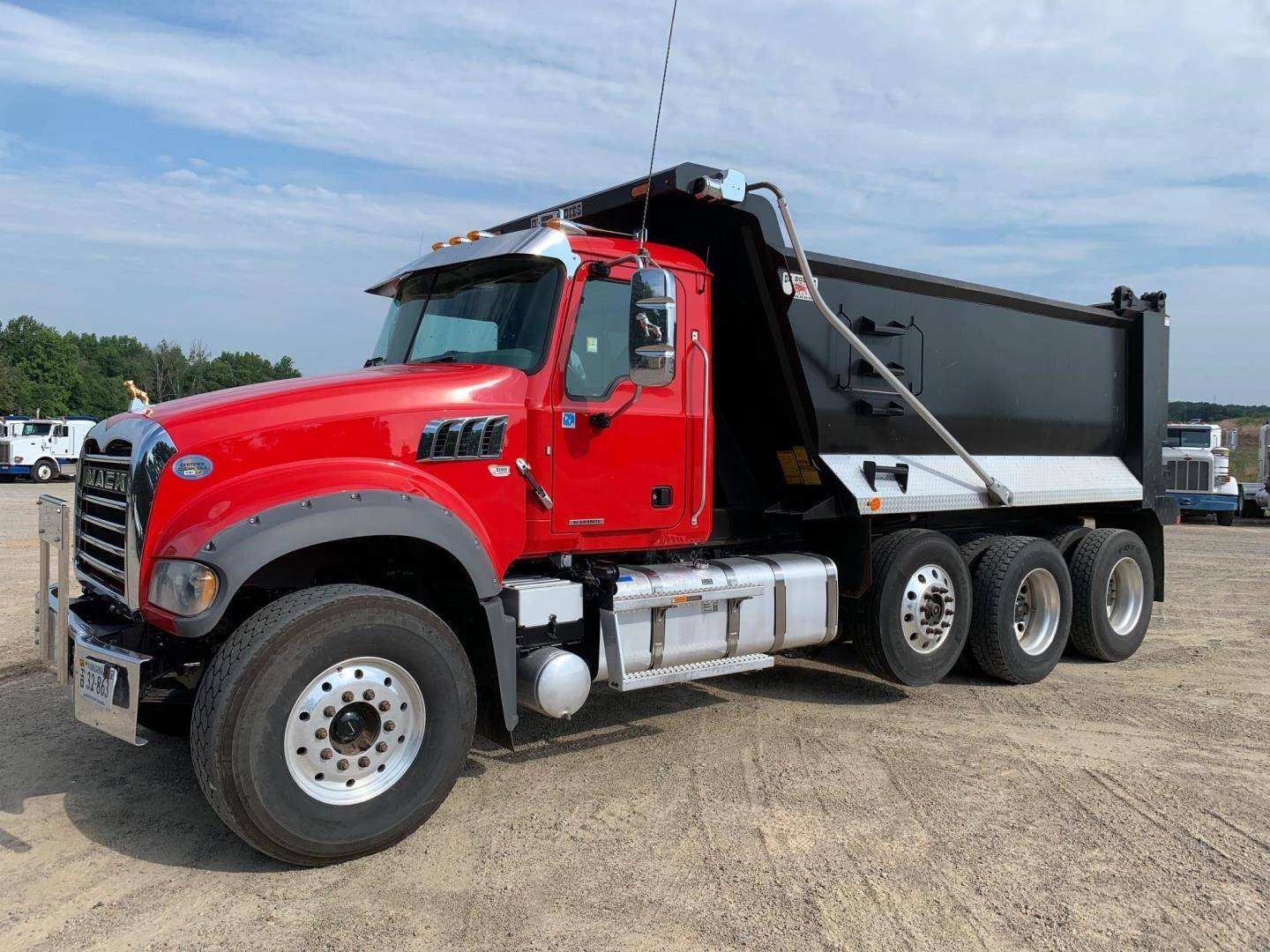 2019 Mack GRANITE 64FR Trucks and Trailers