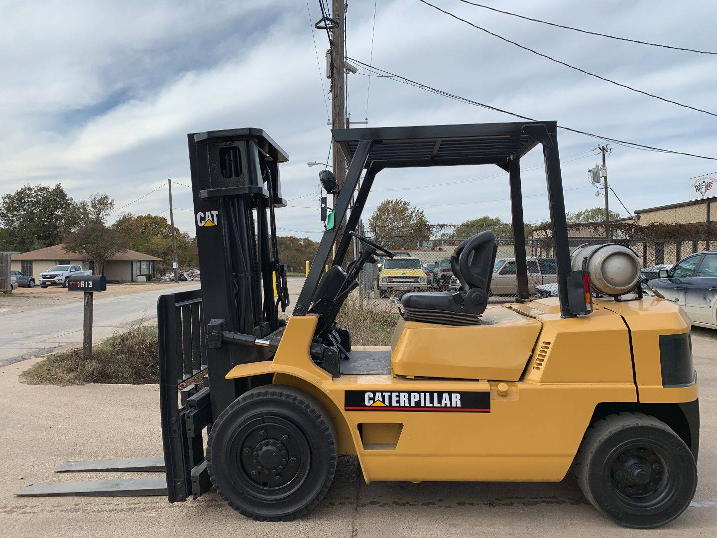 2003 LP Gas Cat GP40 Pneumatic Tire 4 Wheel Sit Down