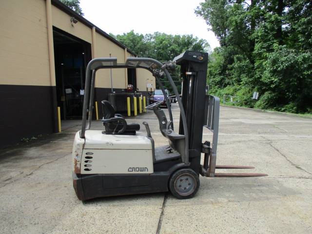 2004 Electric Crown SC4040-40 Electric 3 Wheel Sit Down