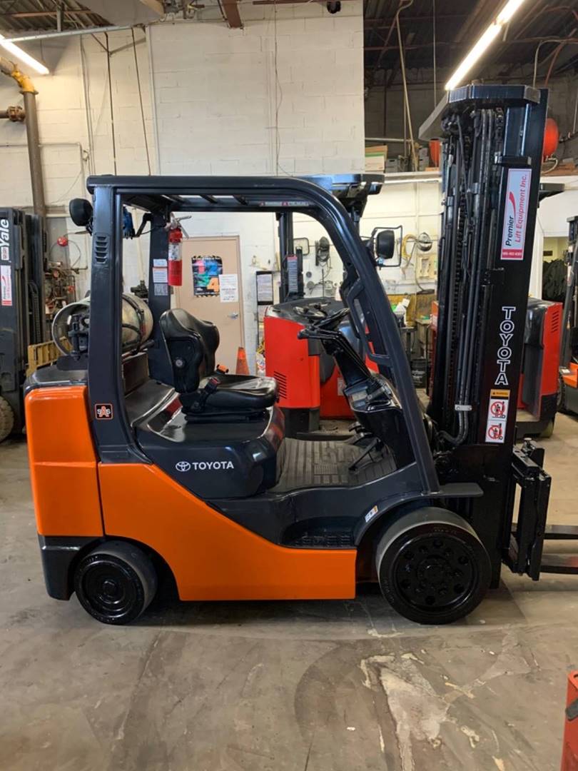 2014 LP Gas Toyota 8FGCU32 Cushion Tire 4 Wheel Sit Down (Indoor Warehouse)