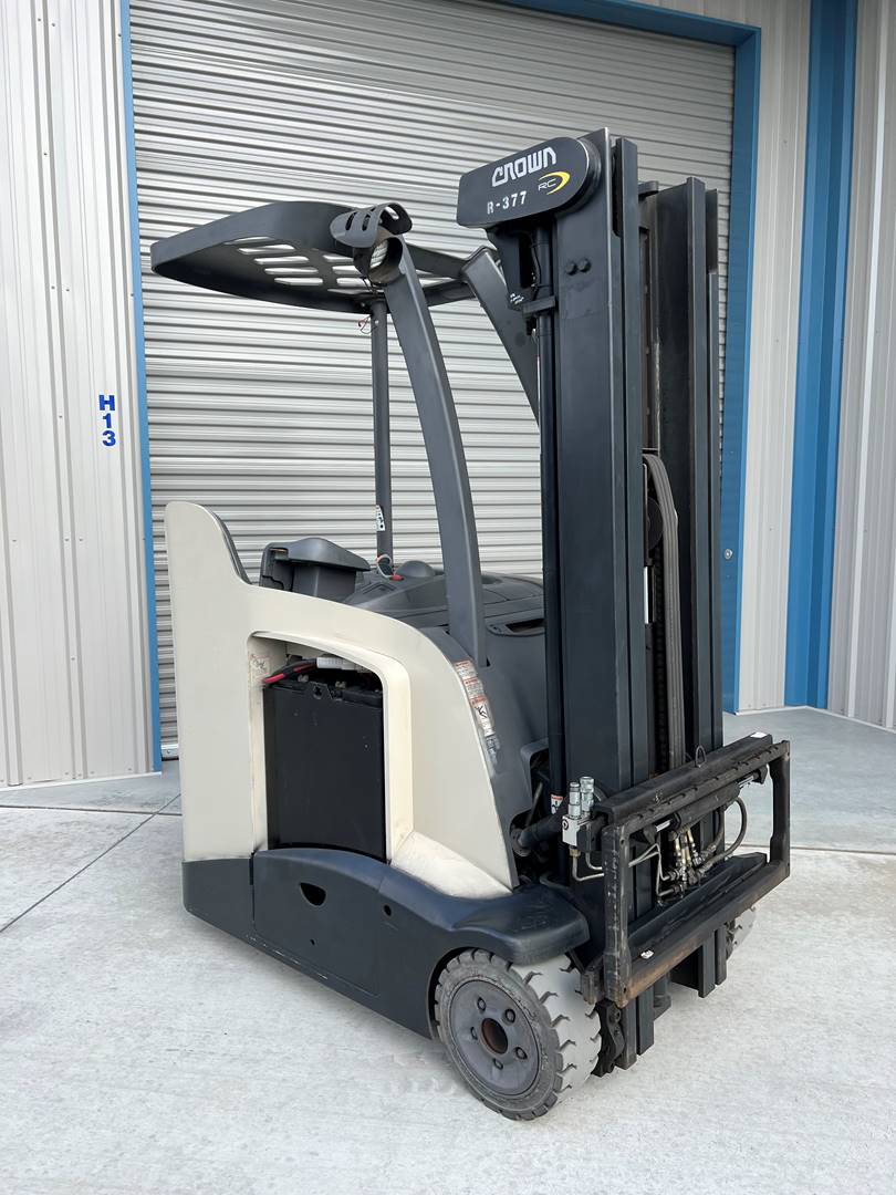 A wide selection of Crown equipment with 27 in stock and available for ...