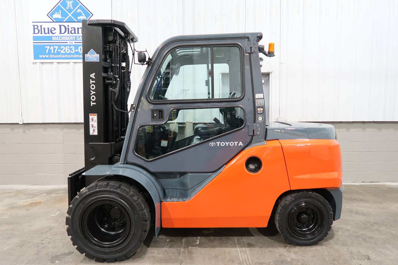 2017 Diesel Toyota 8FD50U Pneumatic Tire 4 Wheel Sit Down