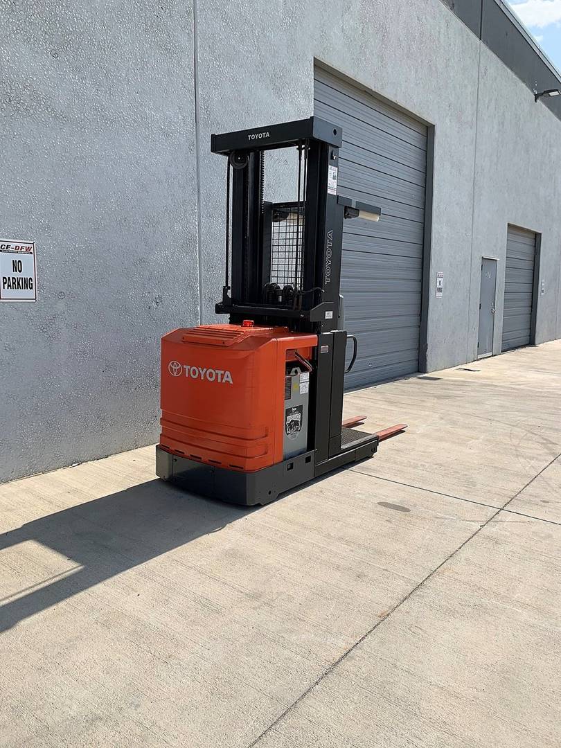 2014 Electric Toyota 7BPUE15 Electric Order Picker