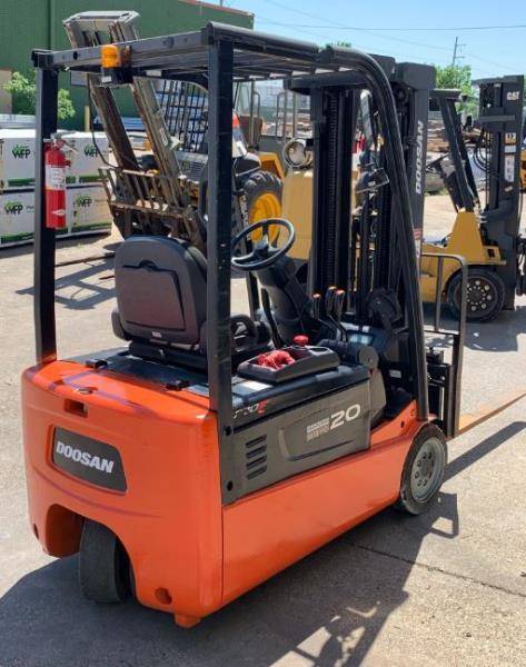2015 Electric Doosan B20T-5 Electric 3 Wheel Sit Down