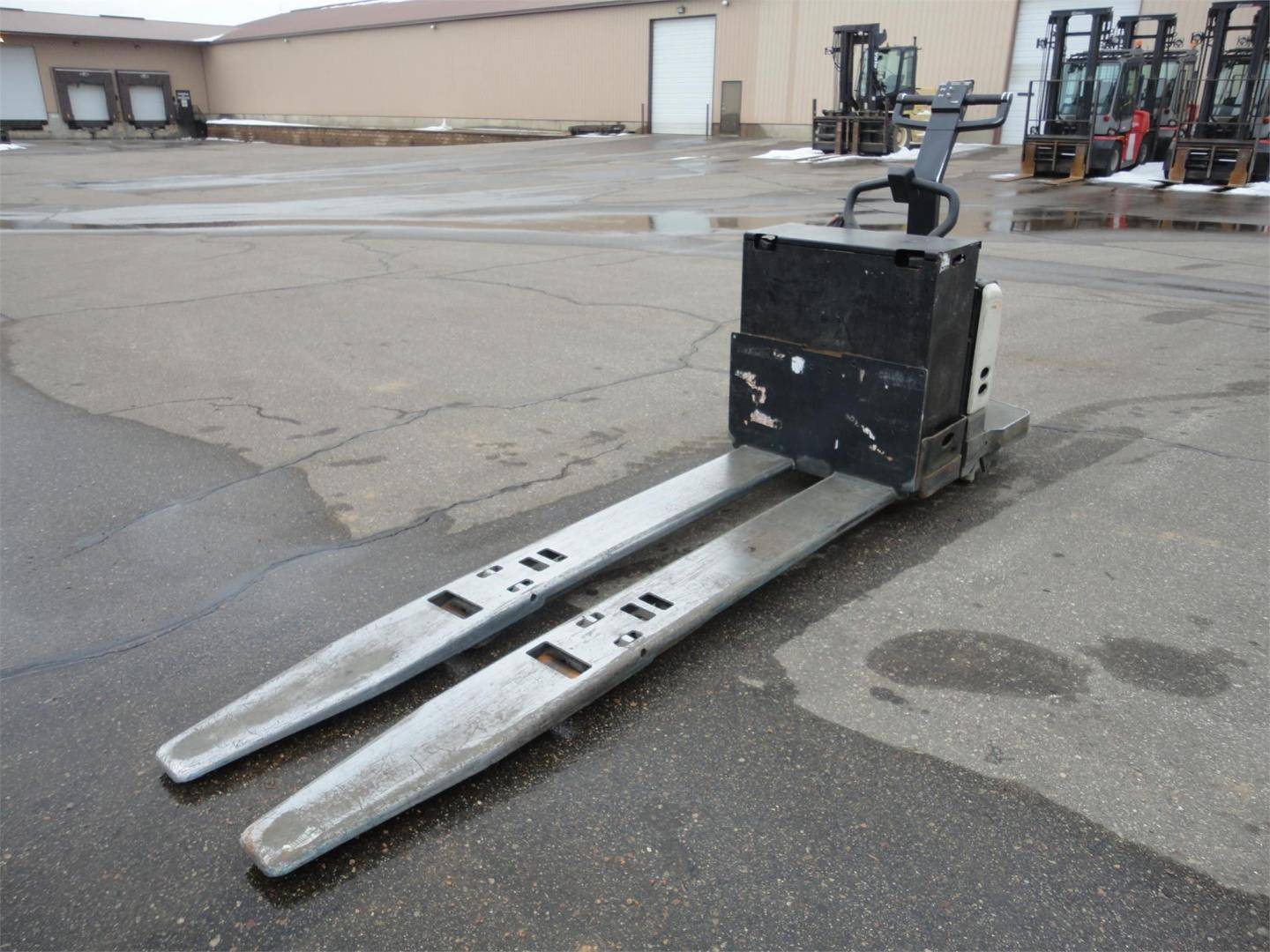 2009 Electric Crown PE4000-60 Electric Walkie/Rider Pallet Jack