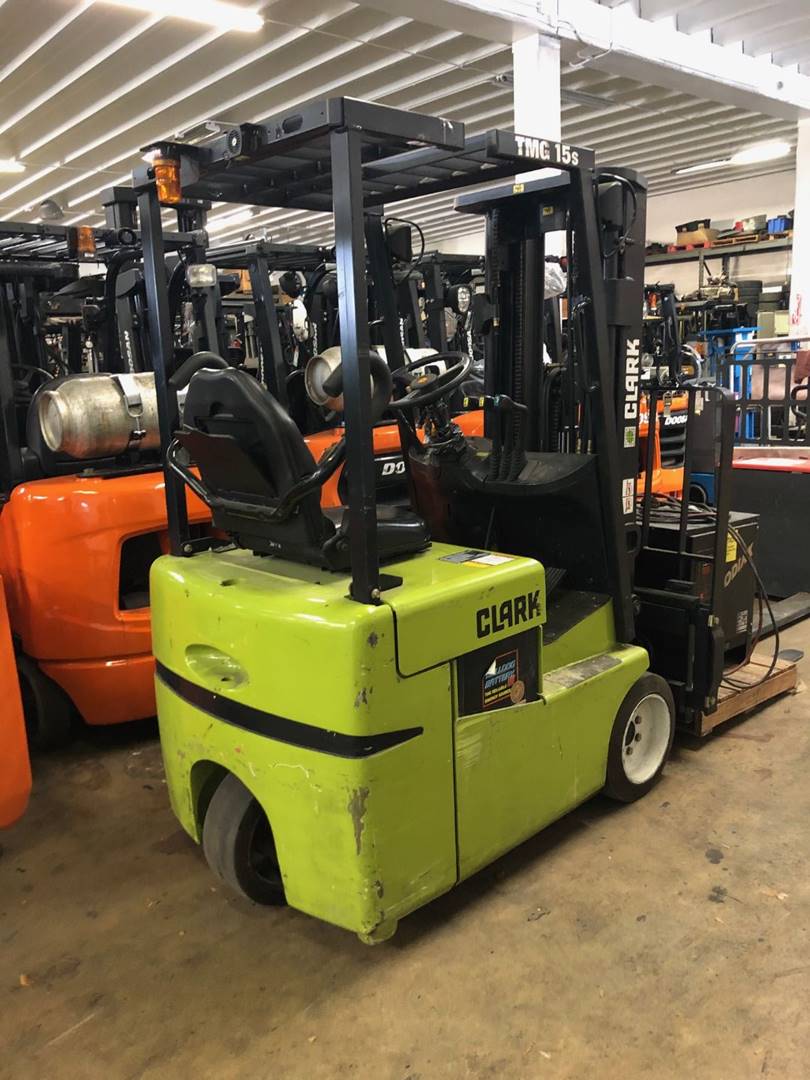 2003 Electric Clark TMG15S Electric 3 Wheel Sit Down