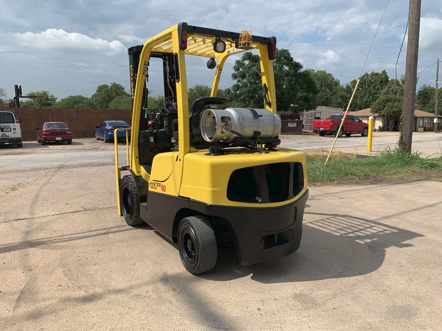 2013 LP Gas Hyster H60FT Pneumatic Tire 4 Wheel Sit Down