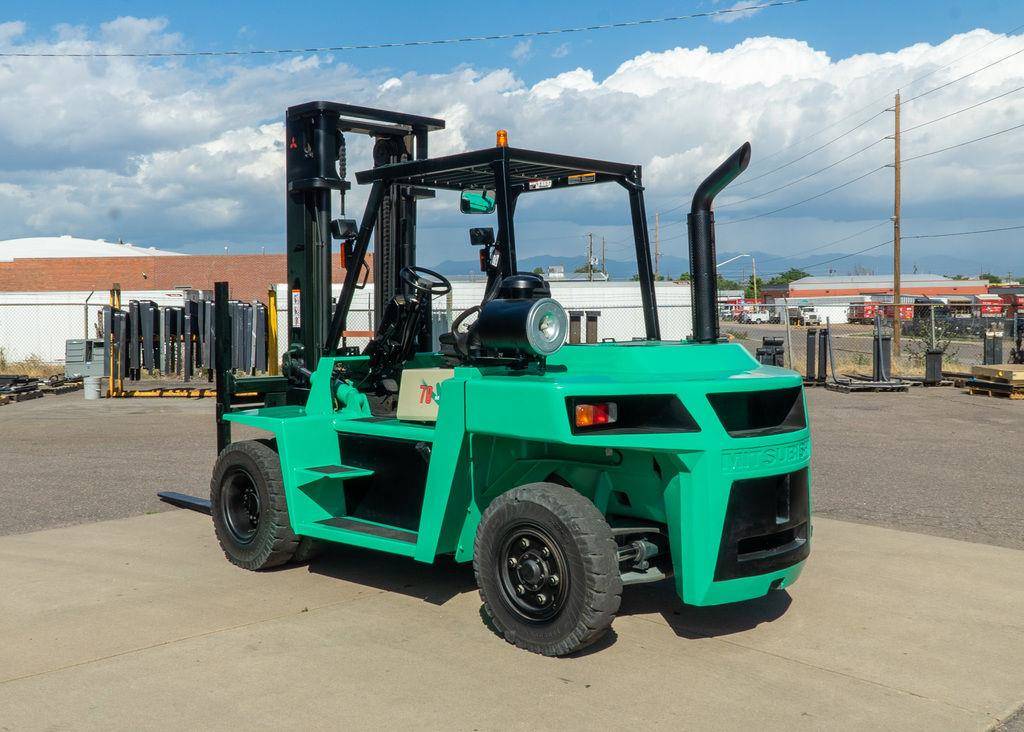 2011 Diesel Mitsubishi FD70 Pneumatic Tire 4 Wheel Sit Down