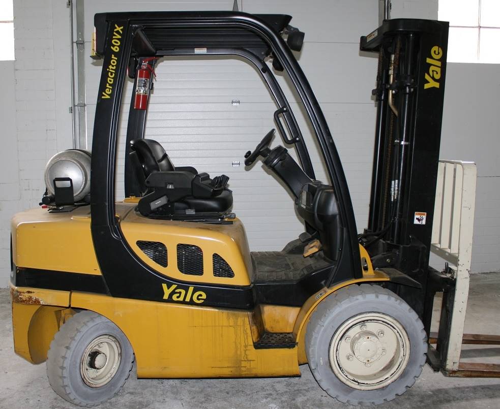 2006 LP Gas Yale GLP060 Pneumatic Tire 4 Wheel Sit Down