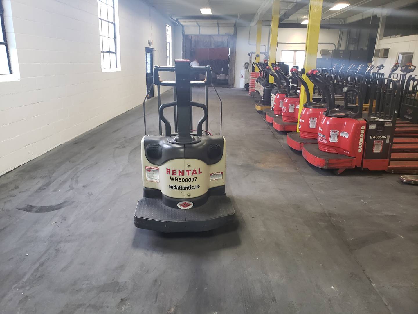 2005 Electric Crown PE4000-60 Electric Walkie/Rider Pallet Jack