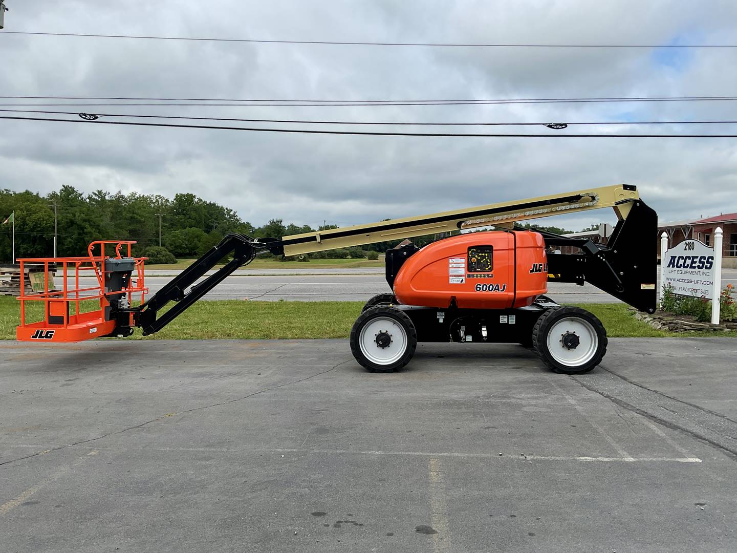 2018 Dual Fuel JLG Articulated Boom | Eliftruck