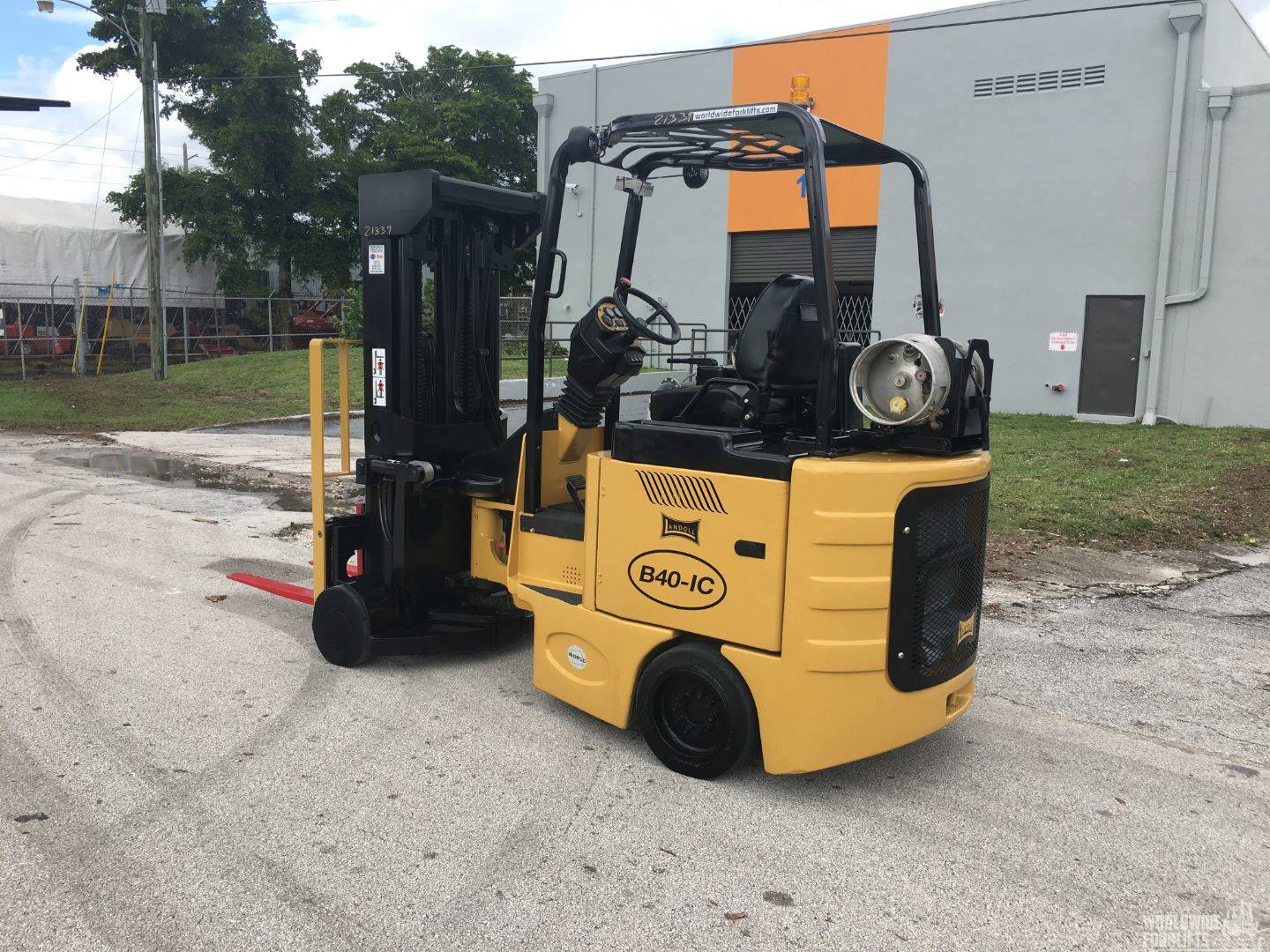 LP Gas Bendi B40 IC Articulated 4 Wheel Sitdown - Gas/Electric