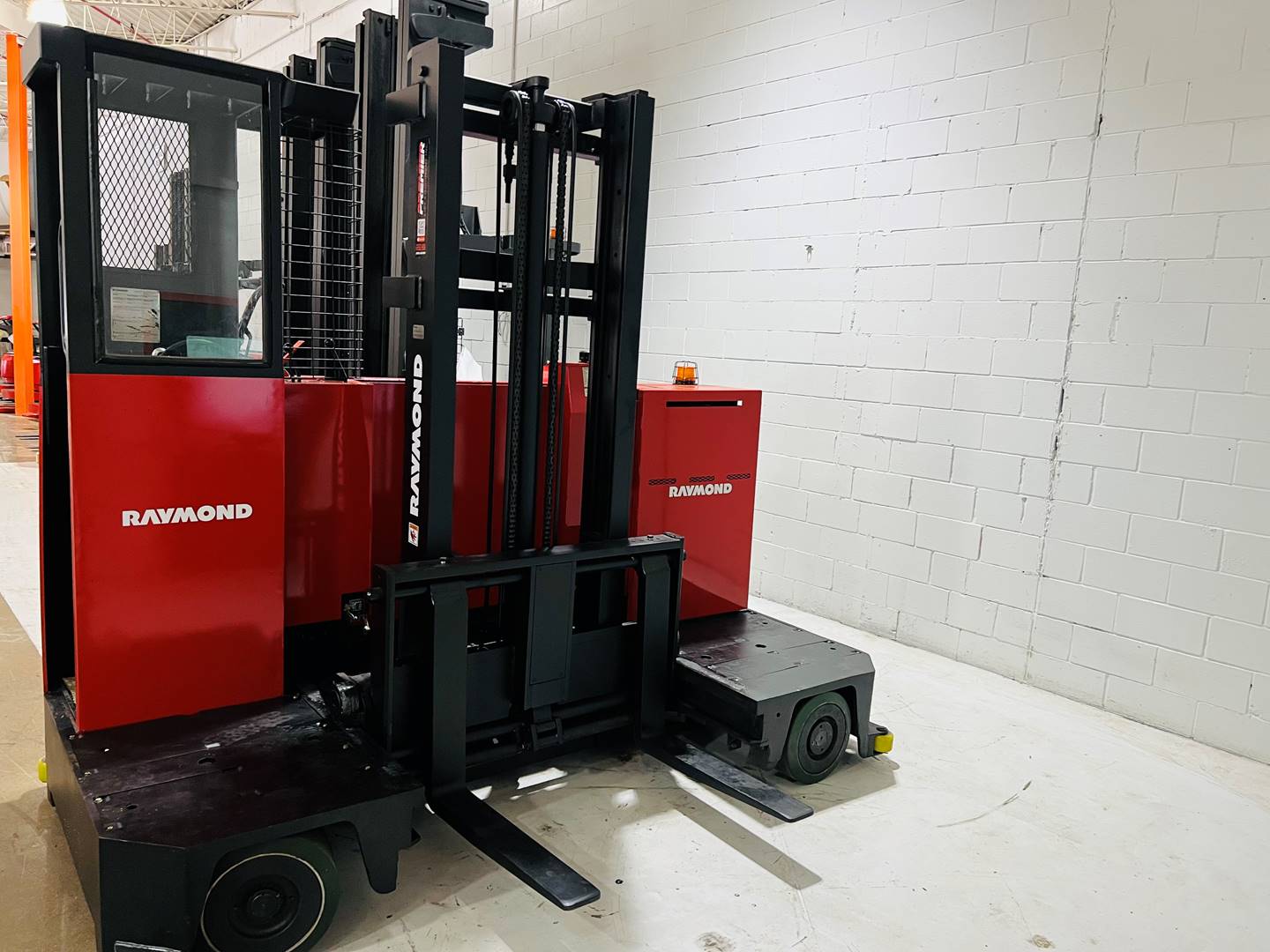 4 Used Raymond 071-SL60TN Equipment for Sale