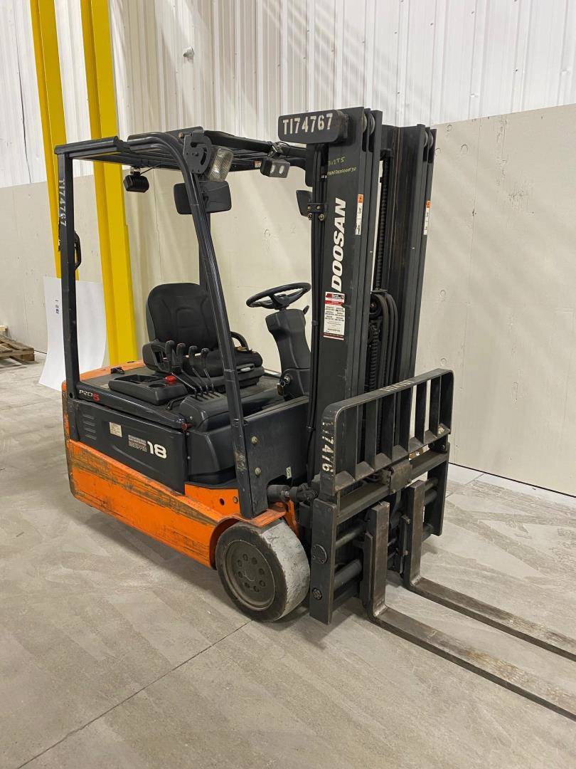 2013 Electric Doosan B18T-5 Electric 3 Wheel Sit Down