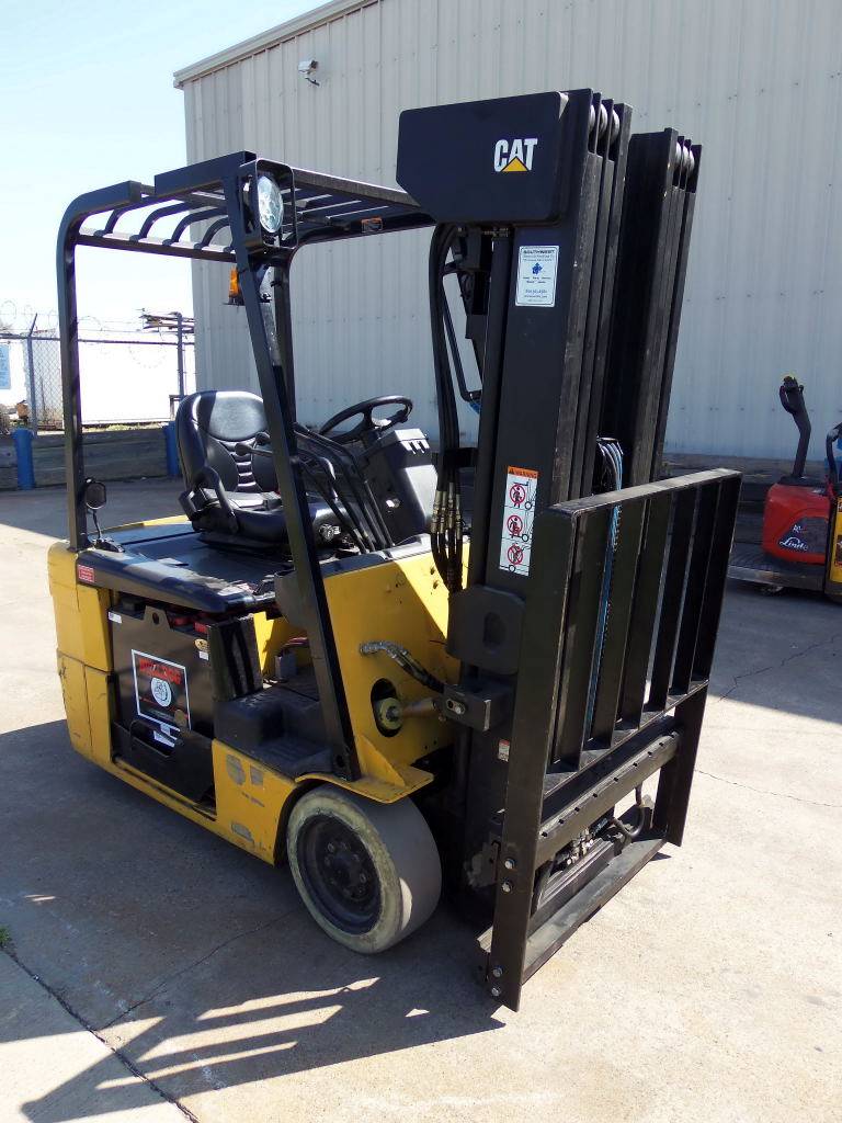 2010 Electric Cat ET4000 Electric 3 Wheel Sit Down