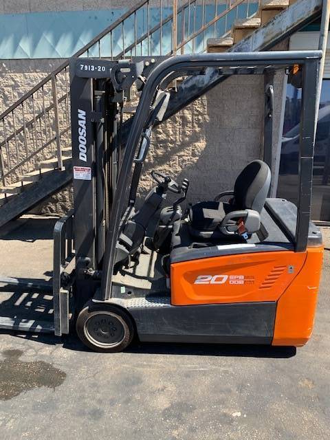 2016 Electric Doosan B20T-7 Electric 3 Wheel Sit Down
