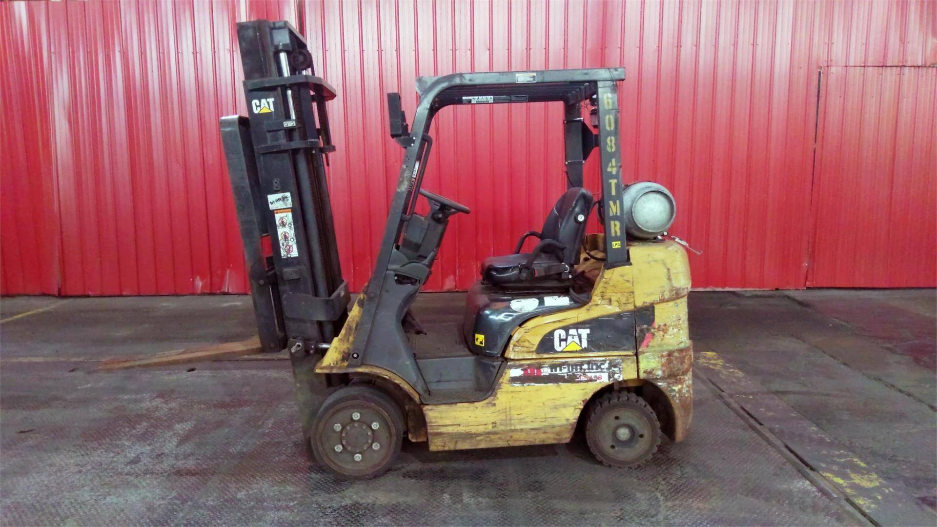 2015 LP Gas Cat 2C5000 Cushion Tire 4 Wheel Sit Down (Indoor Warehouse)