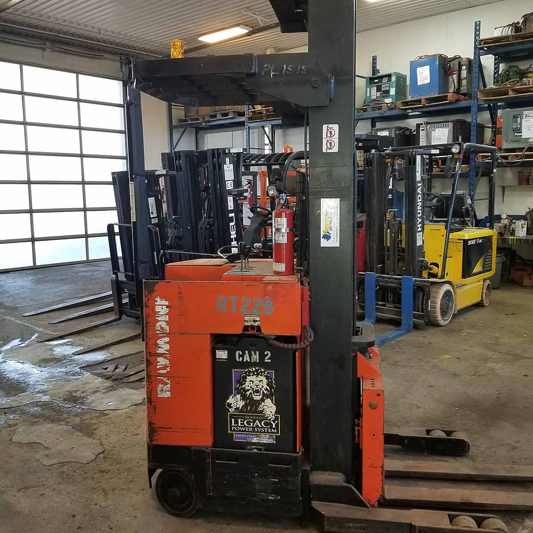 1990 Electric Raymond 31I-S-R40TT Electric Narrow Aisle Single Reach