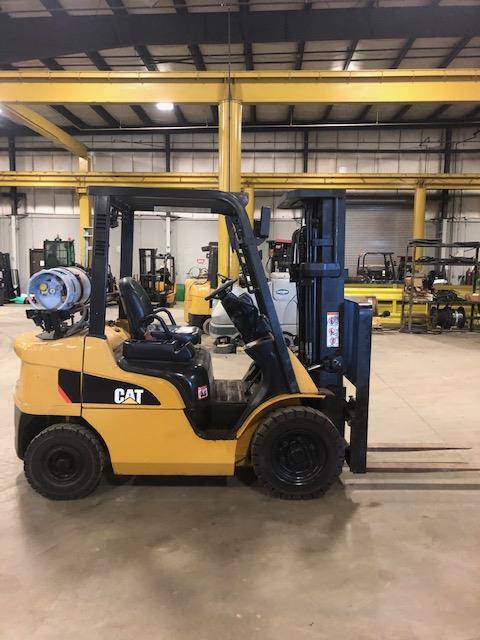 2018 LP Gas Cat GP25N Pneumatic Tire 4 Wheel Sit Down