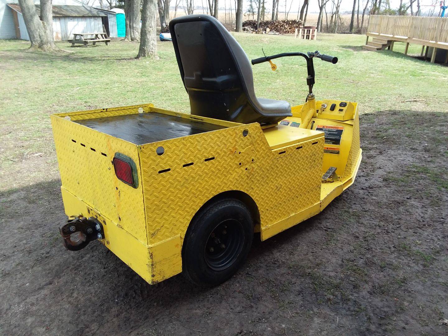 2006 Cushman Tug Personnel & Burden Carriers