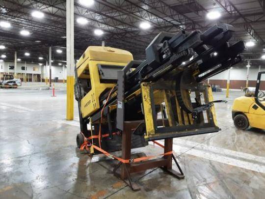 2015 Electric Hyster V30ZMU Electric Man Up Swing Reach Turret