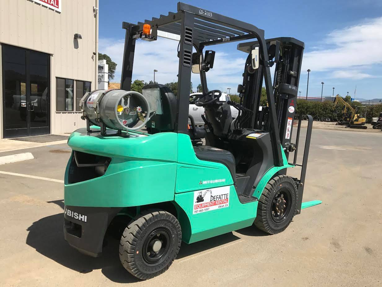 2017 LP Gas Mitsubishi FG25N5 Pneumatic Tire 4 Wheel Sit Down