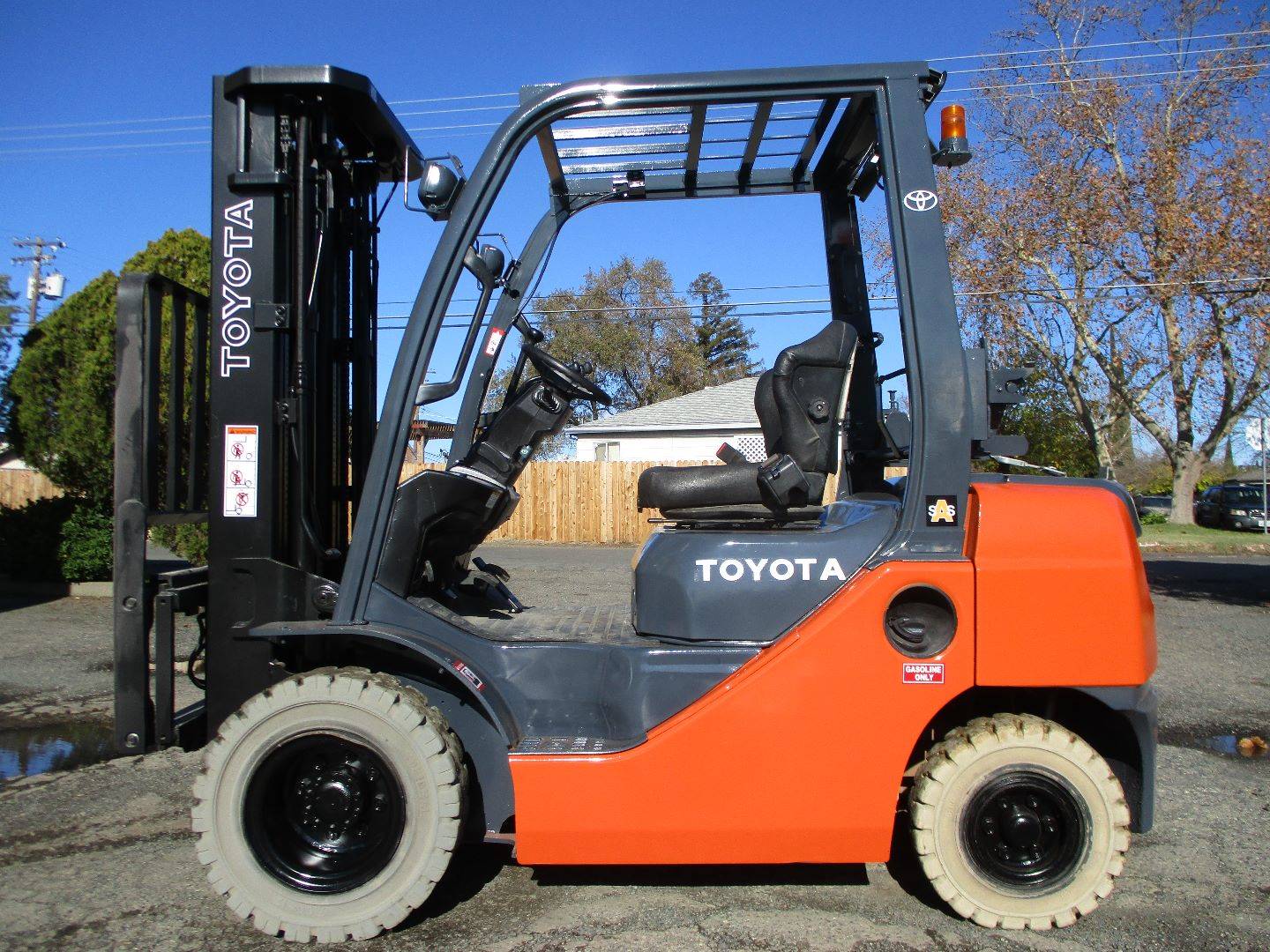 2016 Dual Fuel Toyota 8FGU25 Pneumatic Tire 4 Wheel Sit Down