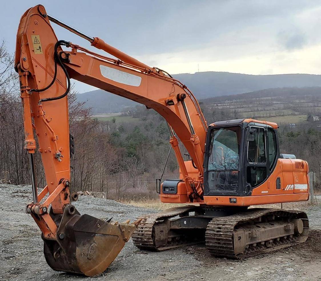 2012 Diesel Doosan DX180 Earth Moving and Construction