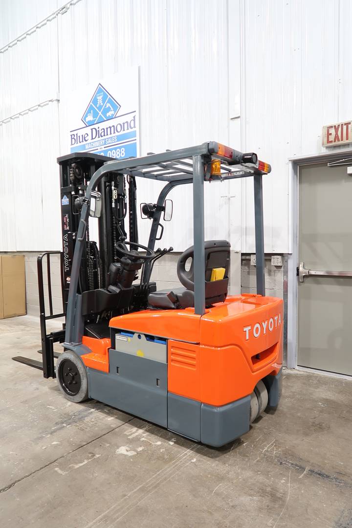 2015 Electric Toyota 7FBEU18 Electric 3 Wheel Sit Down