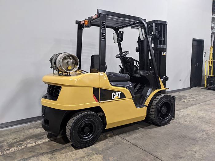 2016 LP Gas Cat GP30N Pneumatic Tire 4 Wheel Sit Down