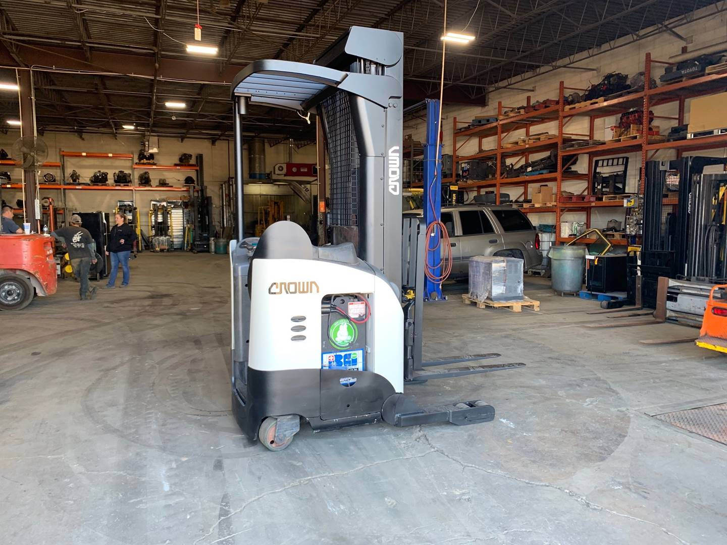2013 Electric Crown RR5725-35 Electric Narrow Aisle Single Reach
